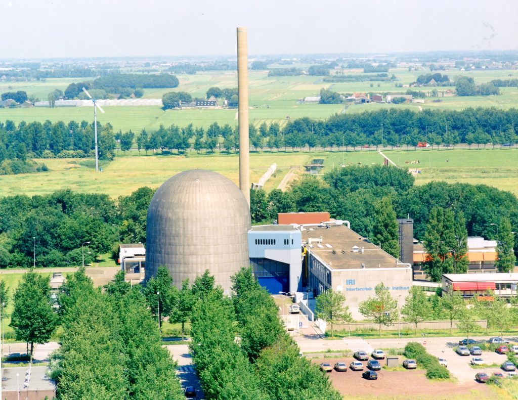 Reactor Instituut Delft van de TU Delft, ca. 1995. | Academisch Erfgoed ...