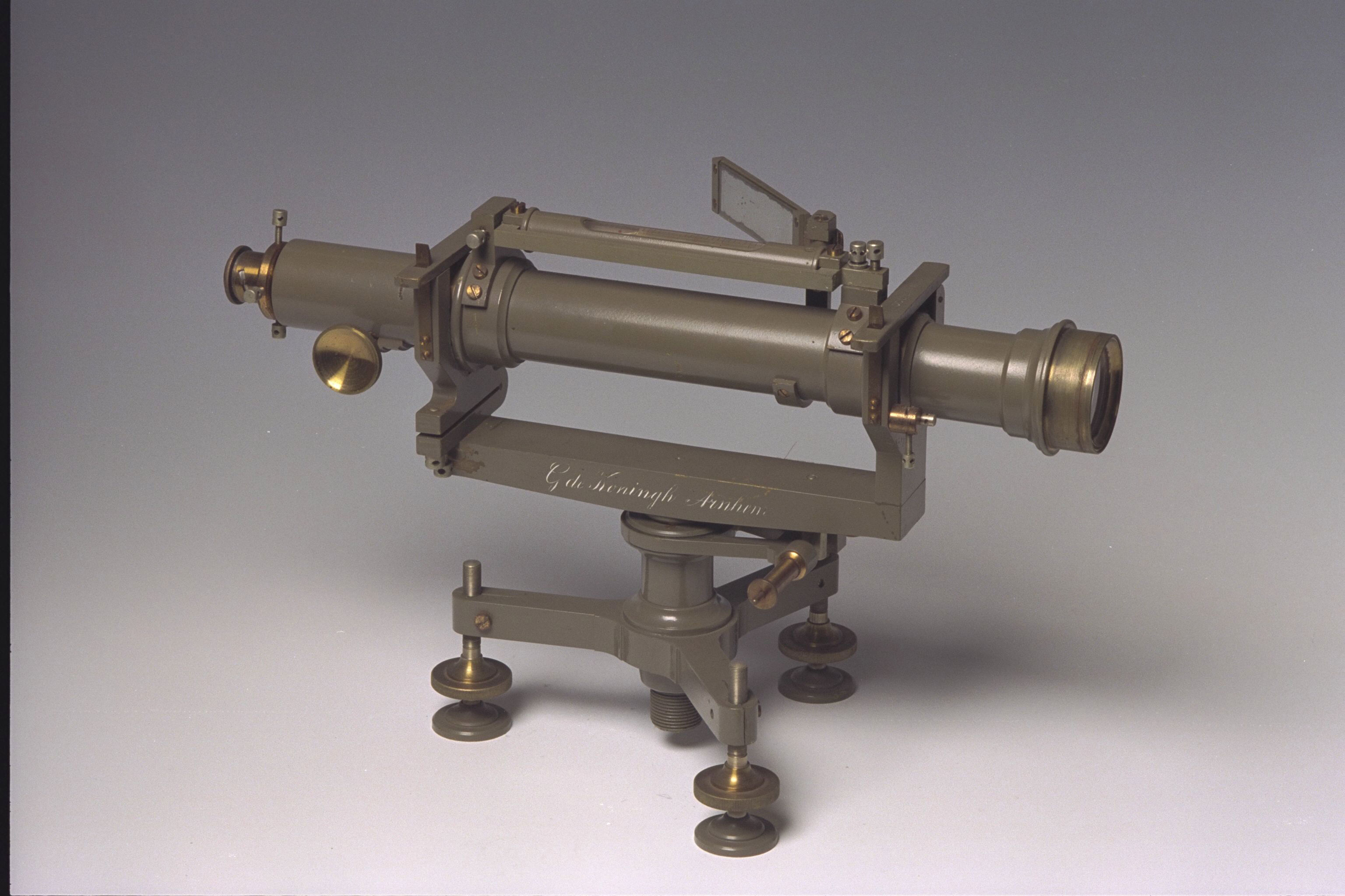 Waterpasinstrument door G. de Koningh | Academisch Erfgoed ...