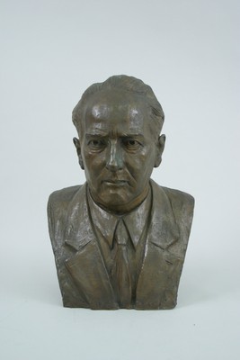 Bronzen buste van prof. J.M. Tienstra | Academic Heritage, History and Art